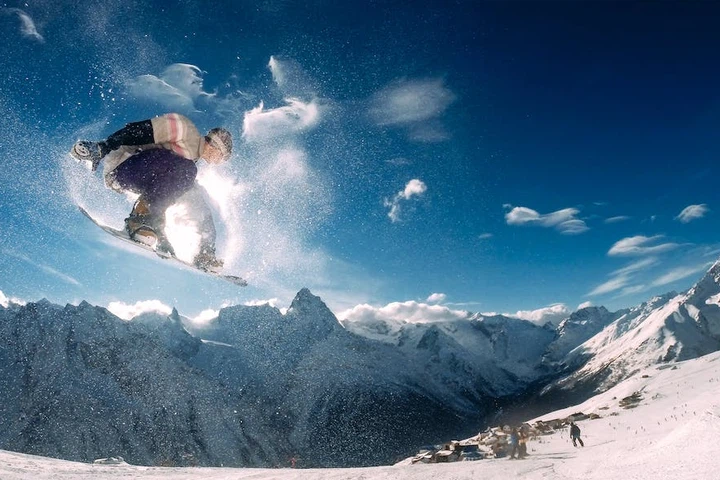 The World's Best Ski and Snowboard Routes